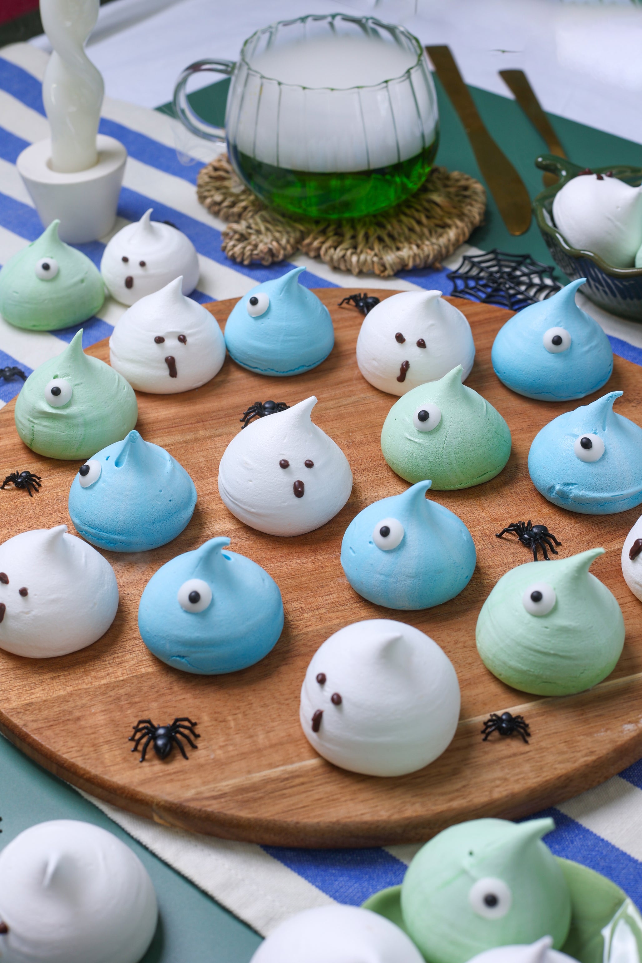 HALLOWEEN SELECTION – Meringue Girls